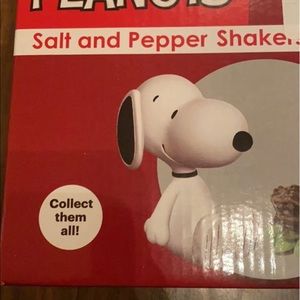 Peanuts | Dining | Peanuts Snoopy And Woostock Salt Pepper Shakers ...